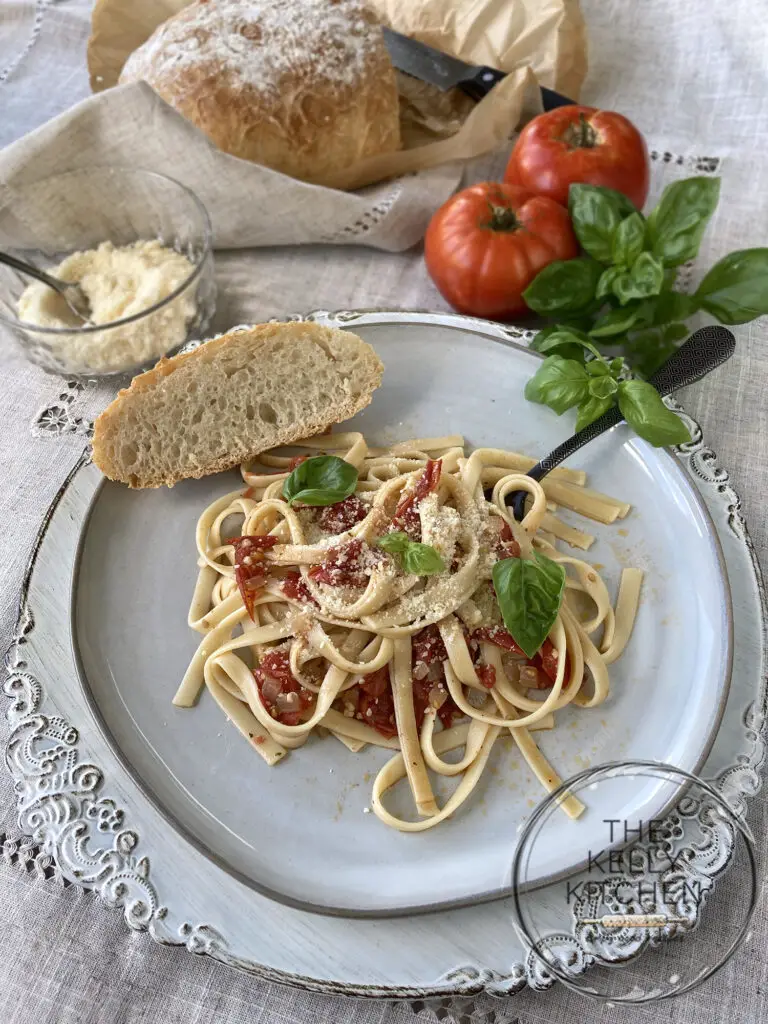 Pasta Pomodoro - THE KELLY KITCHEN